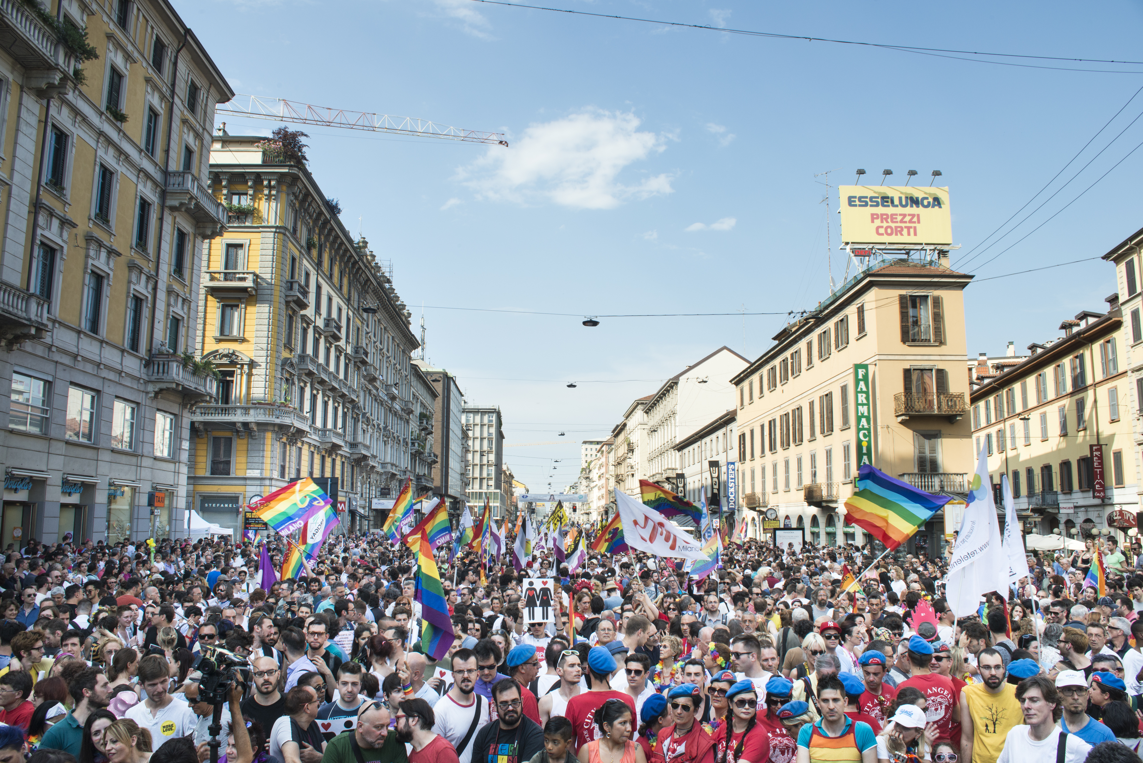 Milano Pride 2018, tutto pronto per la parata arcobaleno - Radio Lombardia Milano Pride 2018, tutto pronto per la parata arcobaleno - Radio Lombardia
